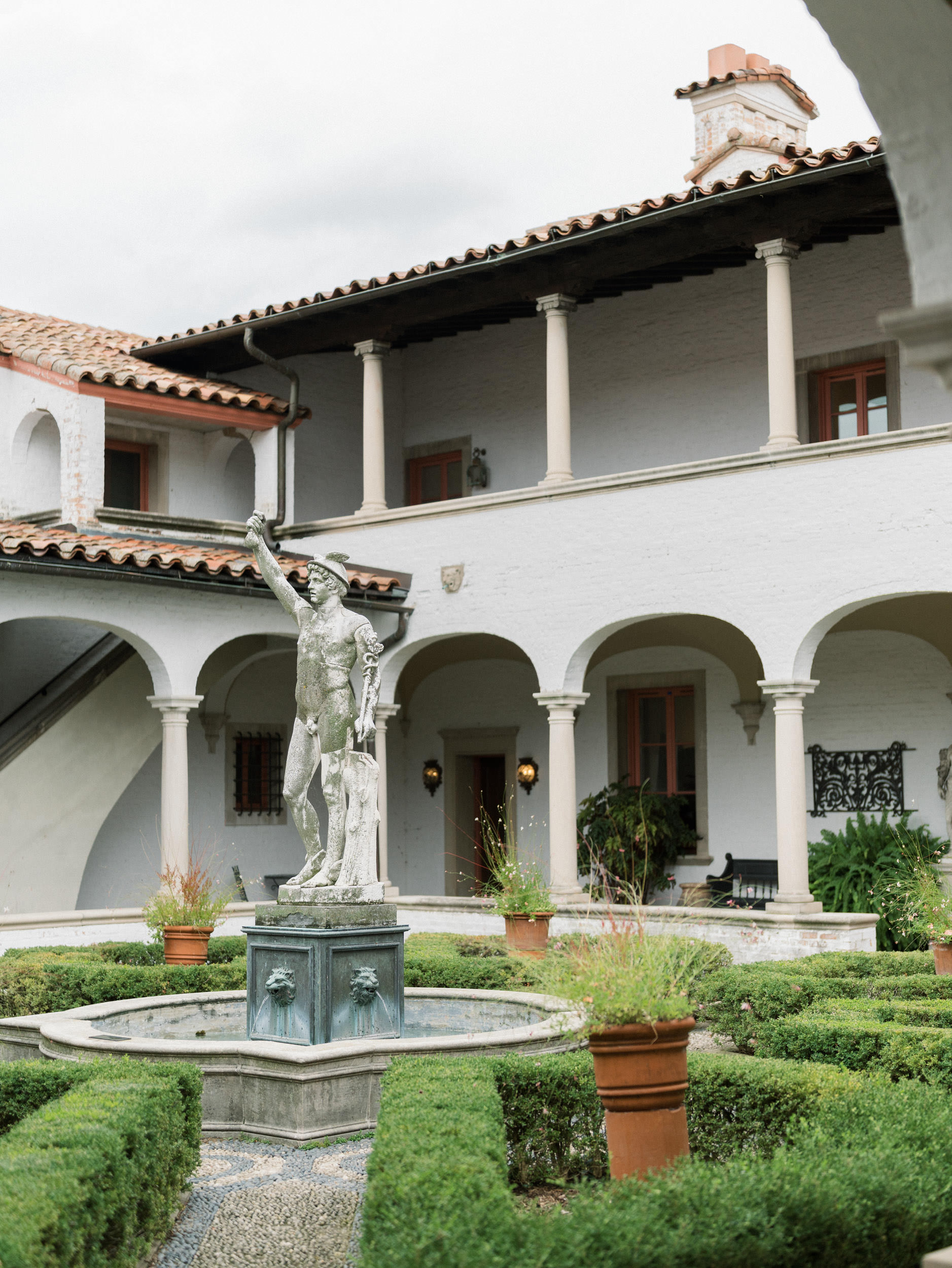 Villa Terrace Milwaukee Wedding Gets Showered with Rain