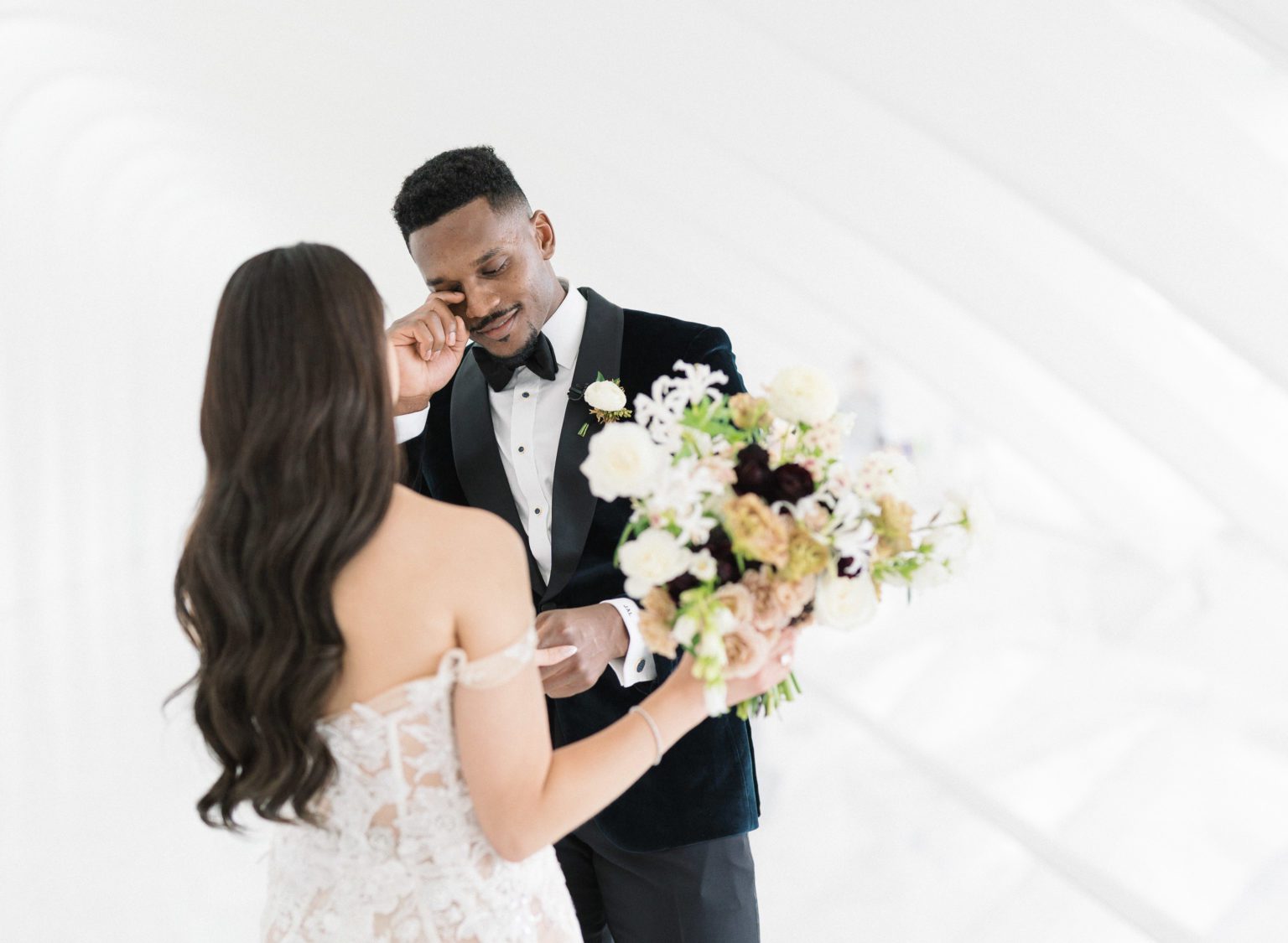 The Gage Milwaukee Wedding - Modern and Lush Wedding